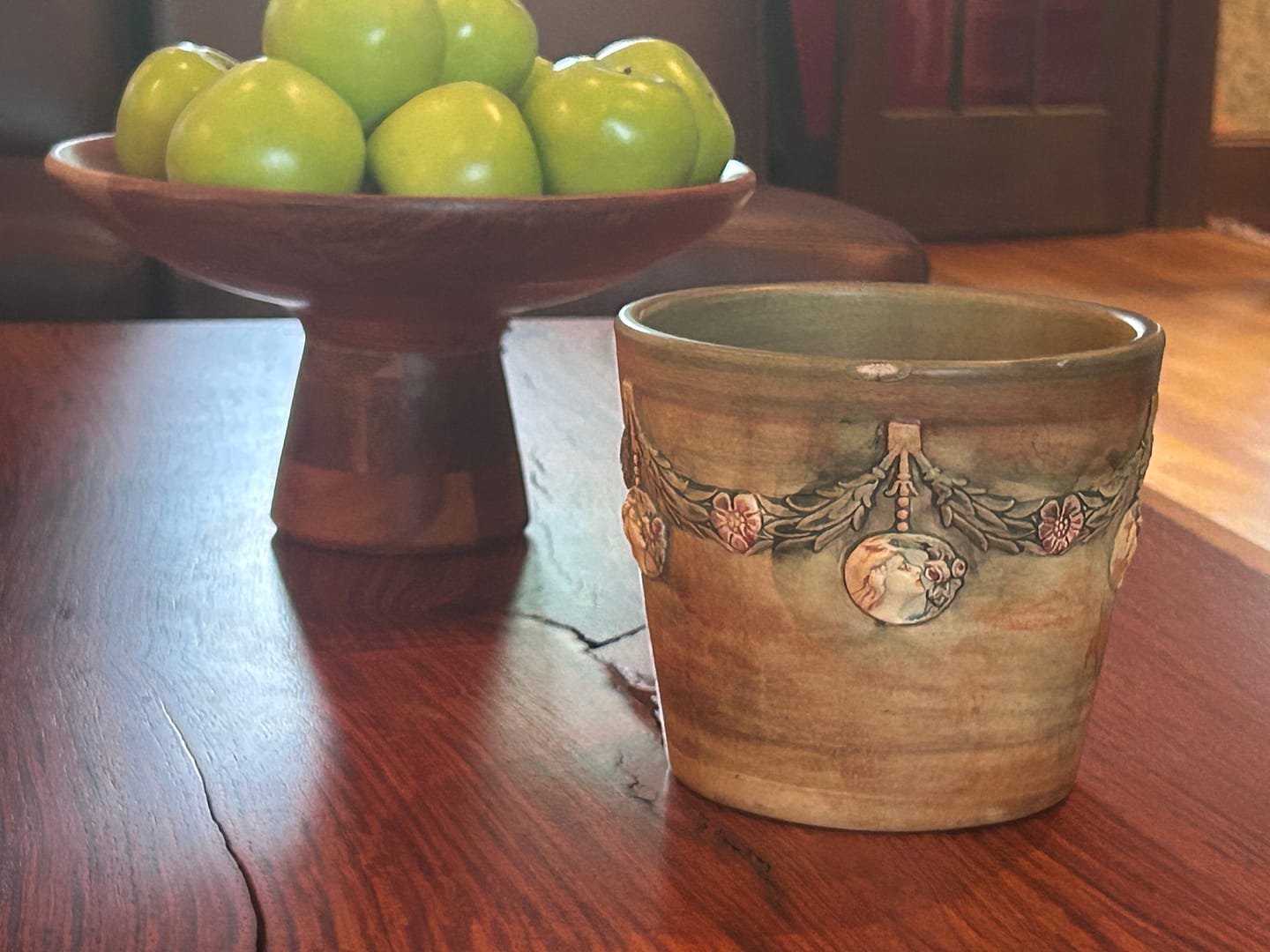 Weller Woodcraft Pottery Jardiniere with Cameo Decorated Swag, 6 ...